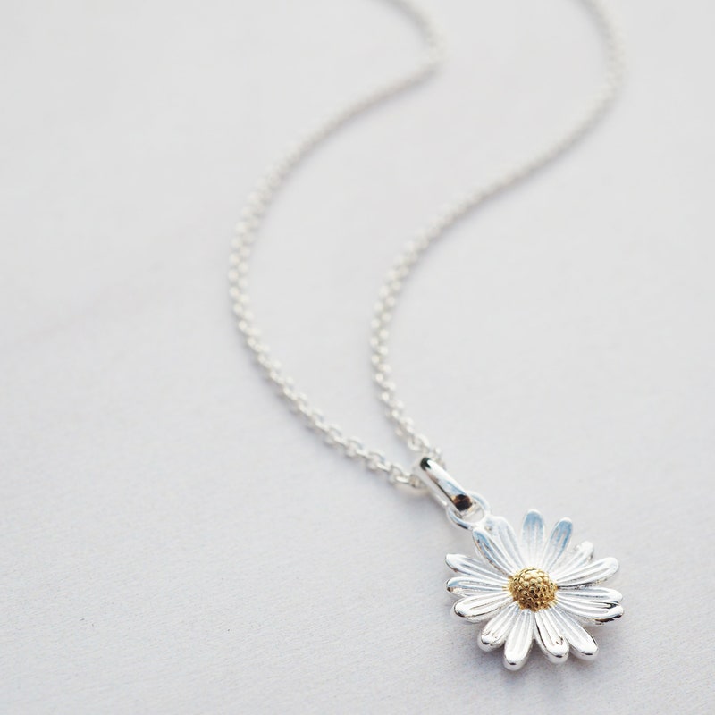 Daisy Necklace - Etsy