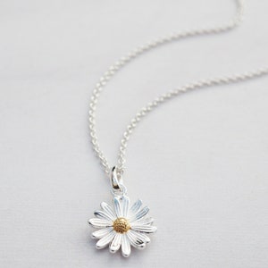 Sterling Silver Daisy Necklace - Etsy
