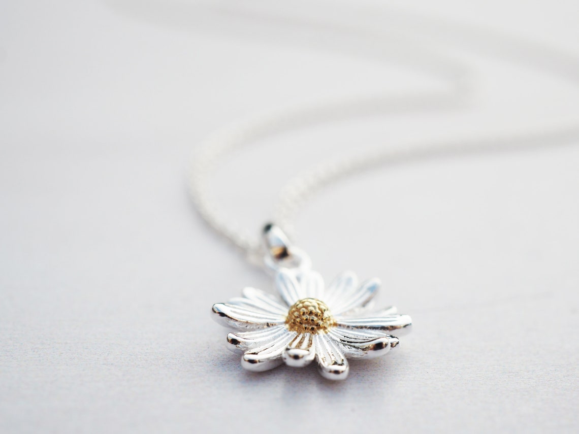 Sterling Silver Daisy Necklace - Etsy