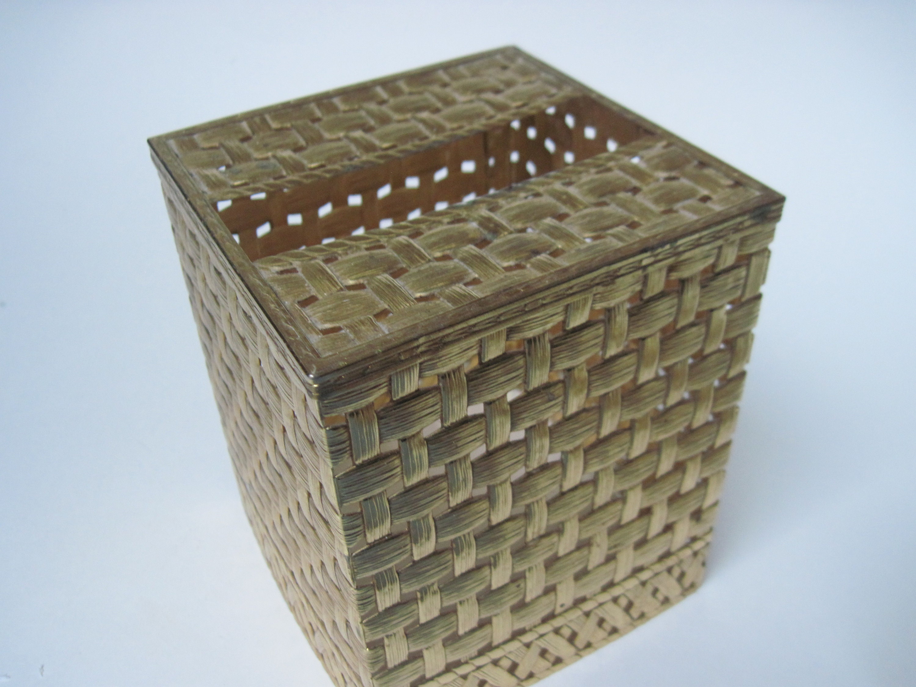 Vintage Stylebuilt Gold Basketweave Bath Set Inlcuded Soapdish, Tissue ...
