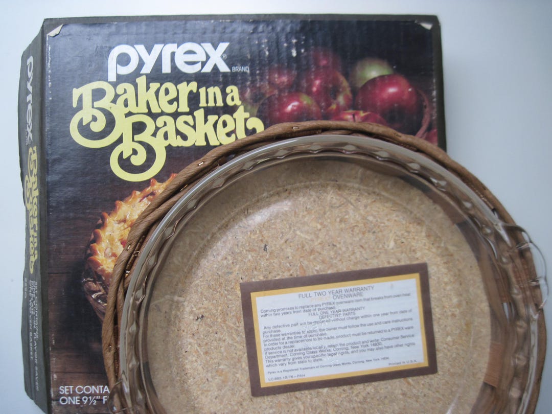 Vintage Pyrex Baker in A Basket Includes Glass Pie Plate and Basket - Etsy