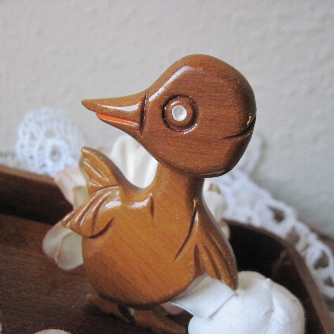 Vintage Carved Wood Duck Bird Pin - Etsy