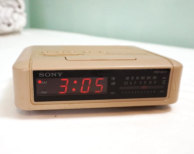Sony Dream Machine Clock Radio Model ICF-C240 / Modern Retro 1980s ...