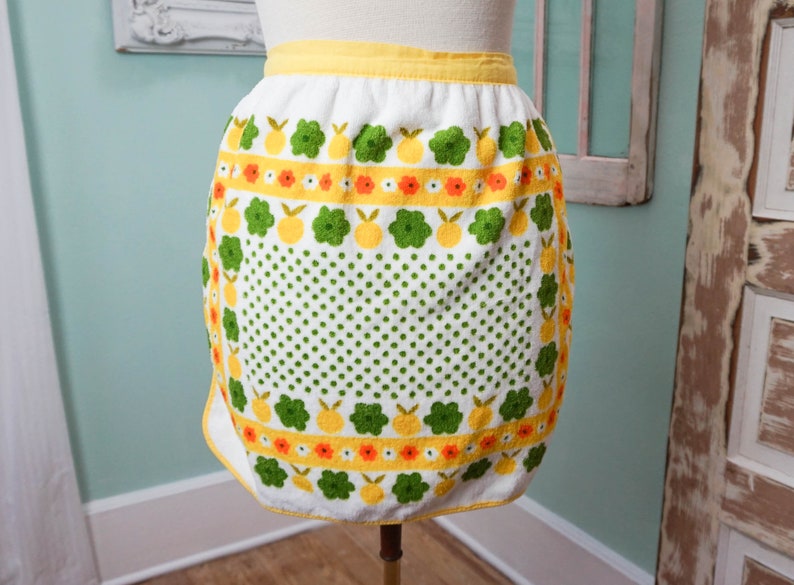 70s Vintage Mod Kitchen Apron With Bright Yellow Flowers - Etsy