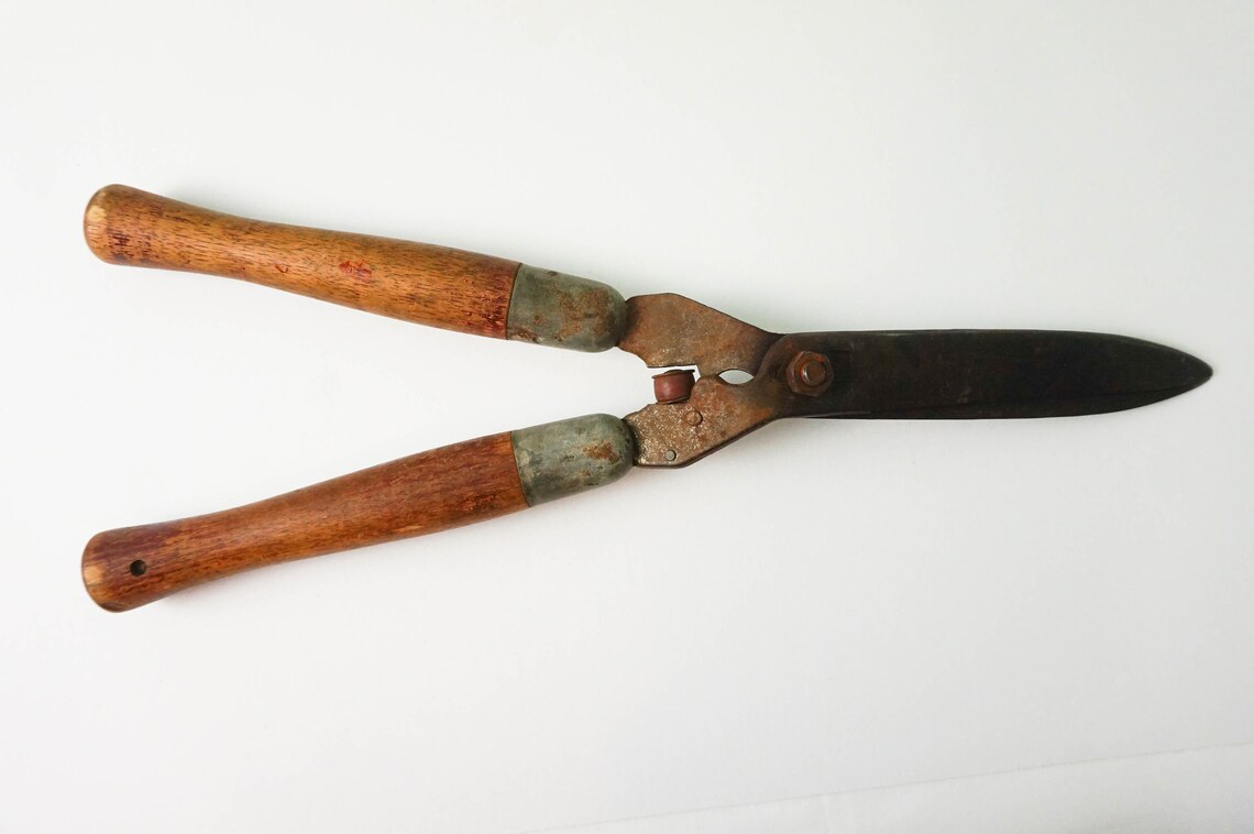 Large Wood Handled Hedge Trimmer / Vintage Hand Garden Tool / - Etsy