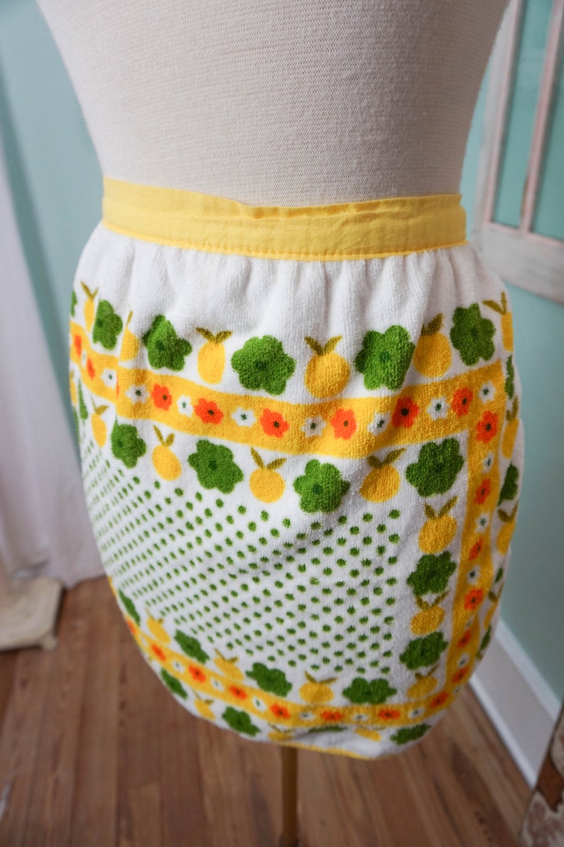 70s Vintage Mod Kitchen Apron With Bright Yellow Flowers - Etsy