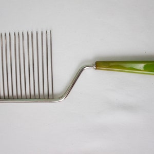 GREEN Bakelite Handle Cake Slicer Server / Vintage Kitchen Utensil Cake ...