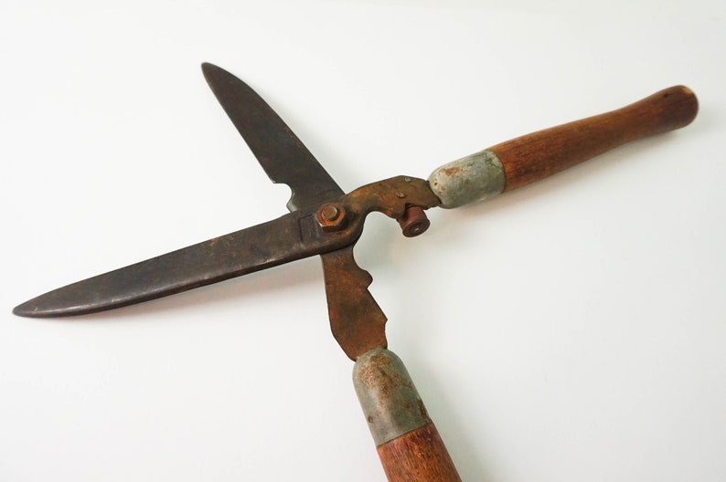 Large Wood Handled Hedge Trimmer / Vintage Hand Garden Tool / | Etsy