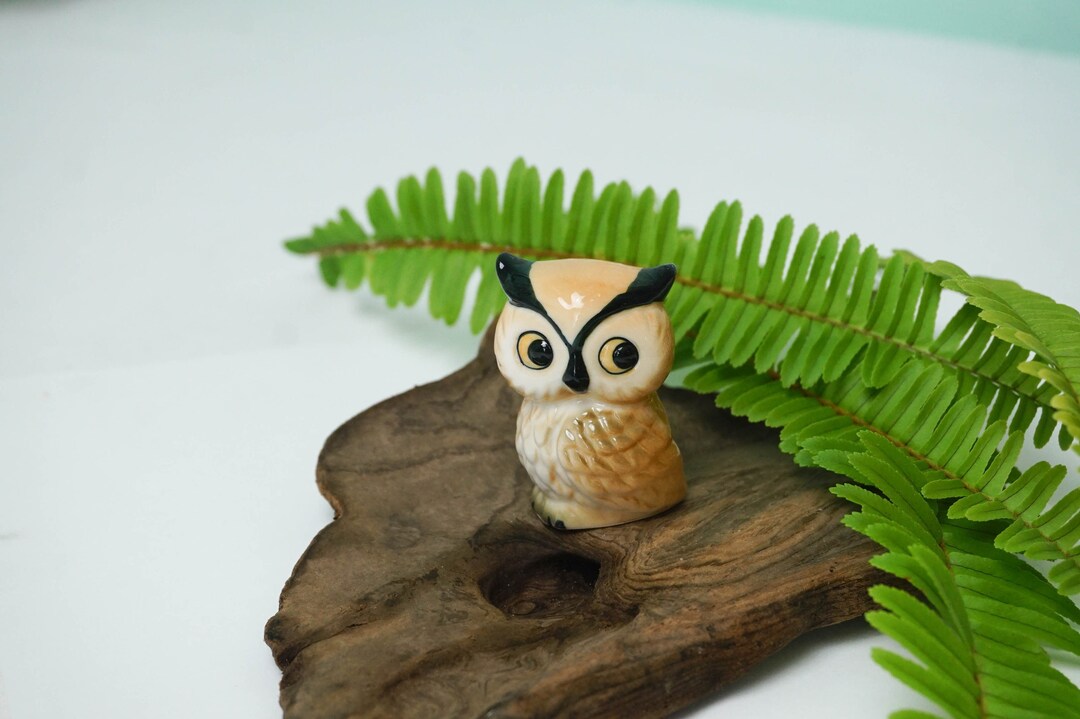 Tiny Hoot Owl Figurine / Vintage Porcelain Bird / Wild Animal Sculpture ...