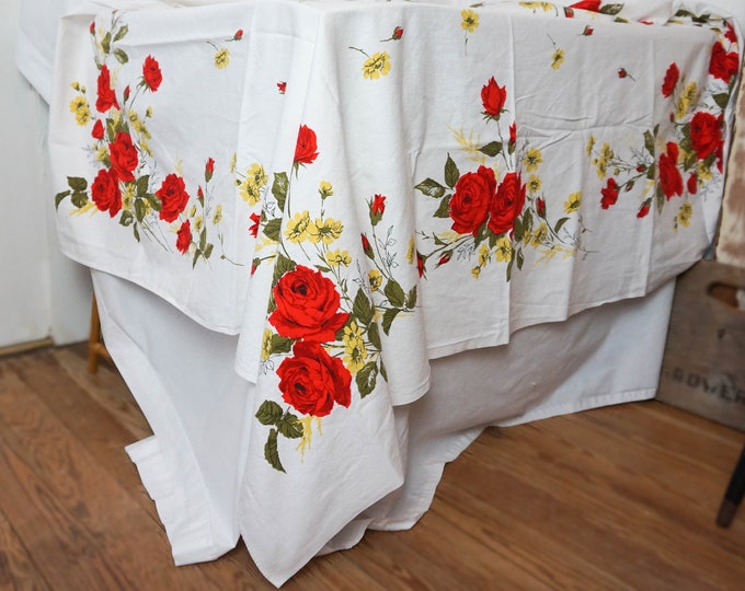 Red Roses on White Rectangular Tablecloth 62 X 51 - Etsy
