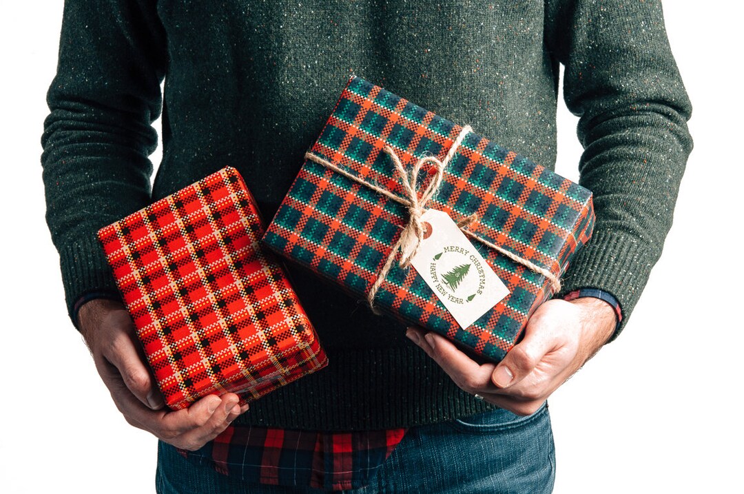Bit Plaid Holiday Gift Wrap / 12 Sheets - Etsy