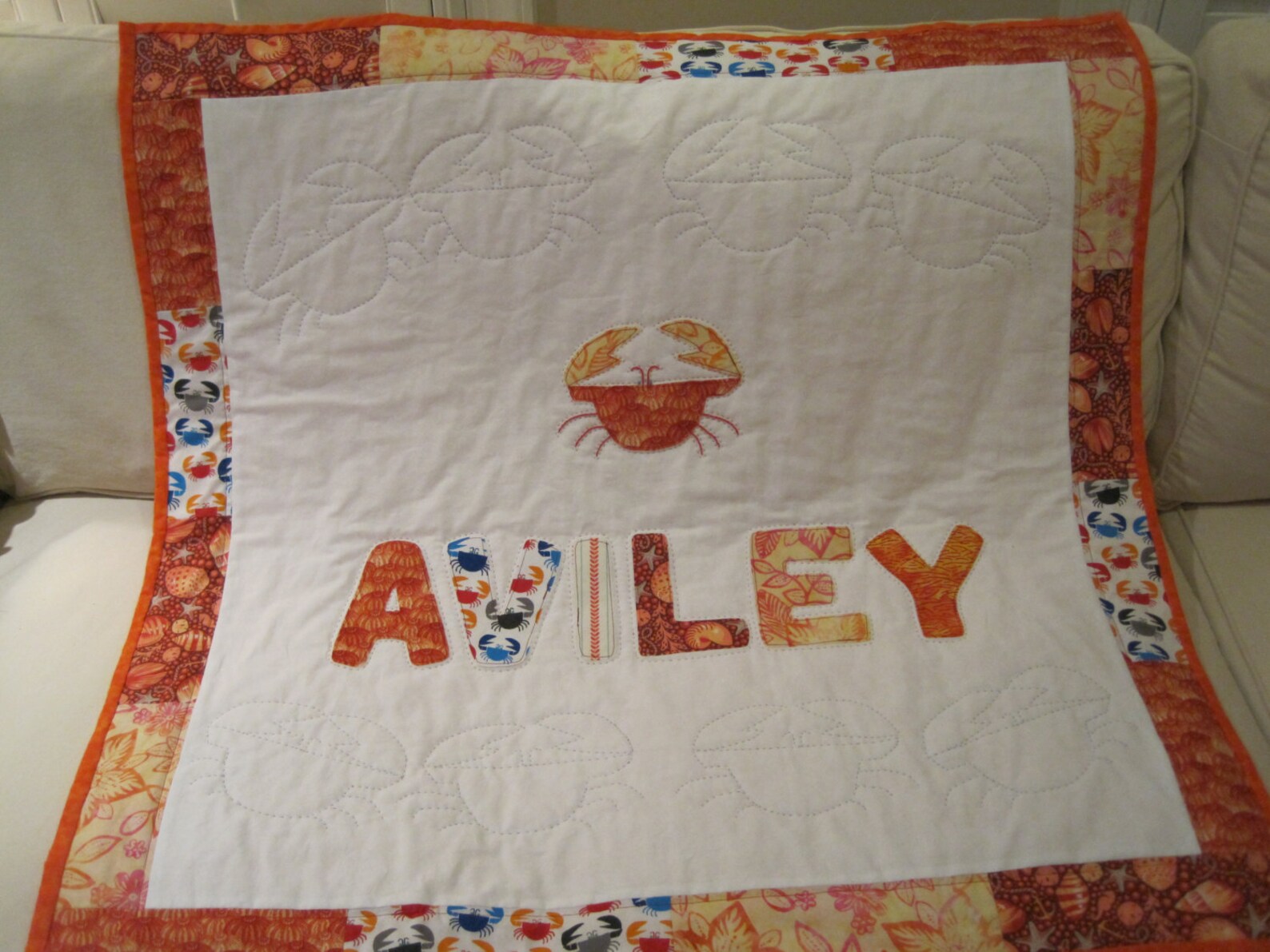 Personalized Quilt With Applique Design - Etsy