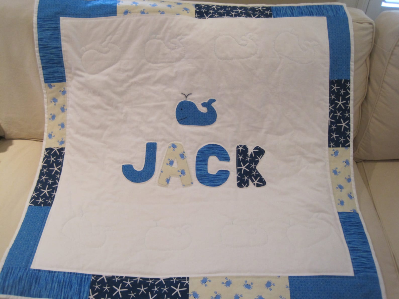 Personalized Quilt With Applique Design - Etsy