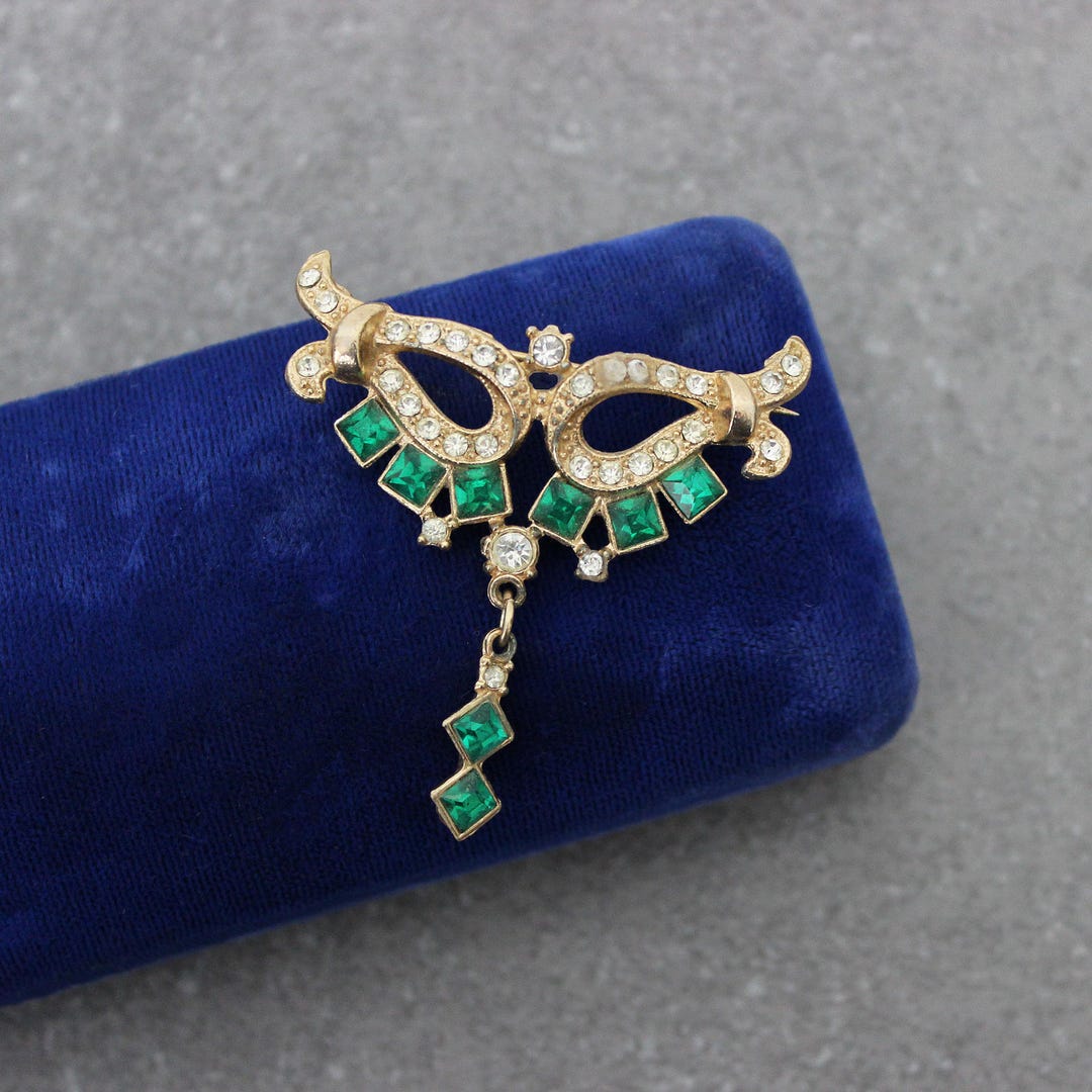Vintage Masquerade Brooch / 1960s Mask Brooch / Novelty Mask Brooch ...