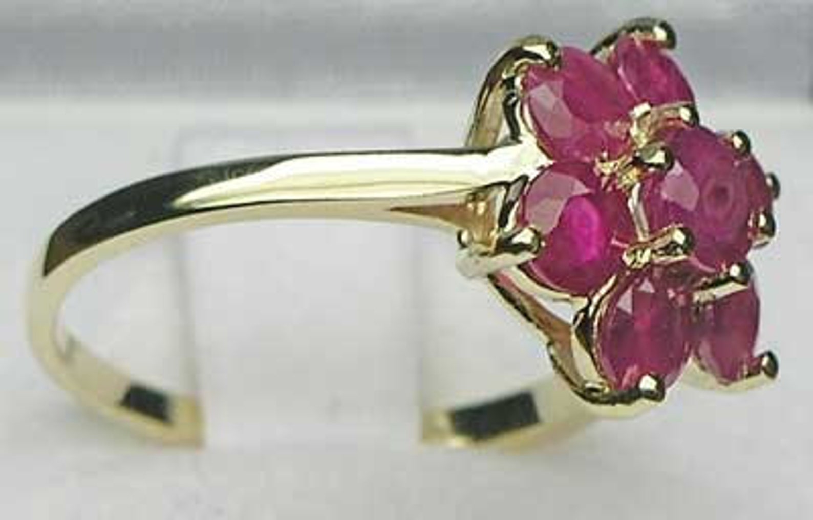 Natural Natural Ruby 9K Yellow Gold Cluster Flower Ring - Etsy