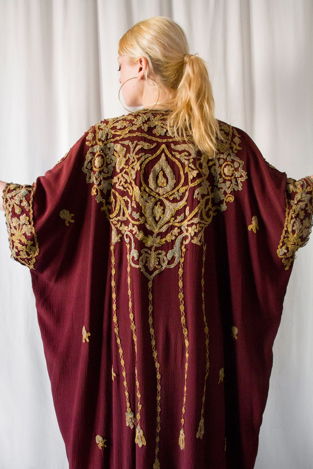 1970s Oriental Embroidered Gold & Burgundy Red Kaftan Coat // Vintage ...