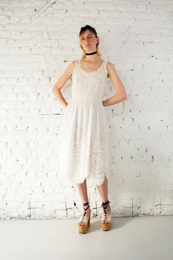1970s Edwardian revival white sheer cotton & lace mid… - Gem