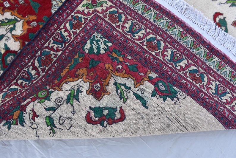 Handmade Wool Medallion Rug, Red Floral Design, Vintage Living Decor (6 ...