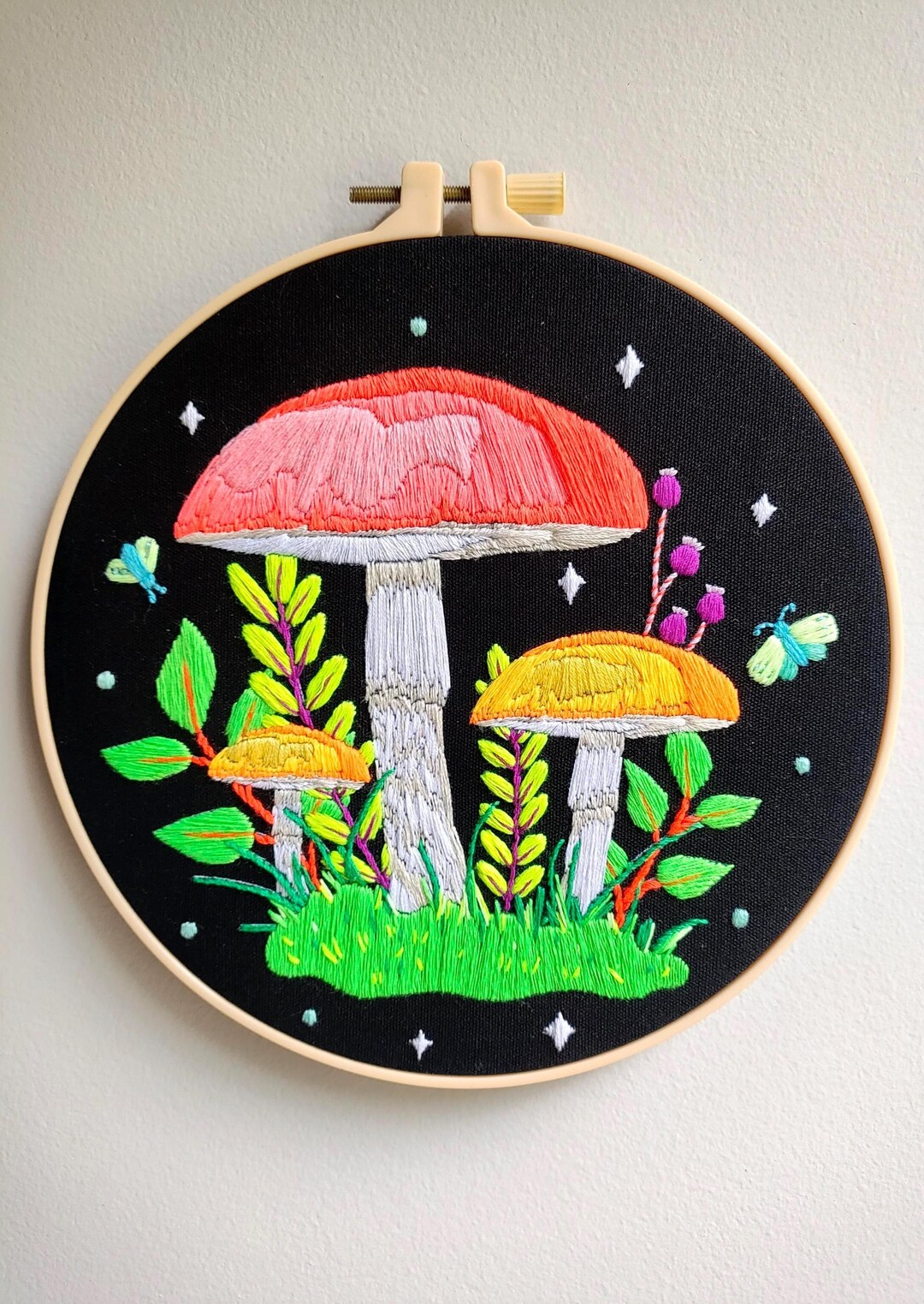 Psychedelic Mushroom Embroidery Art - Uv/blacklight Reactive - Etsy