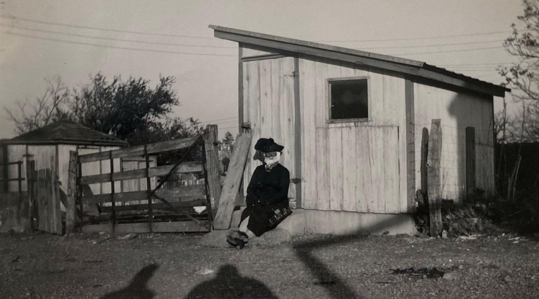 Original Vintage Photograph | Colonial Stranger - Etsy