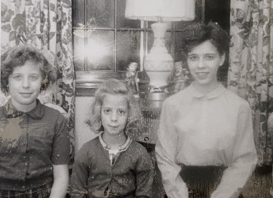 Original Vintage Photograph Cathy in the Middle - Etsy