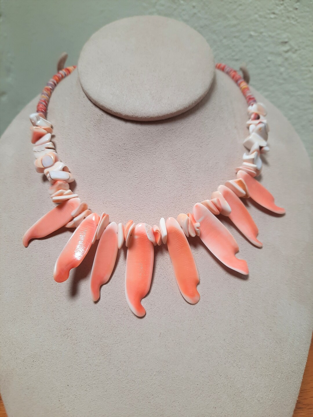 Pink Lip Clam Necklace by Share - Etsy