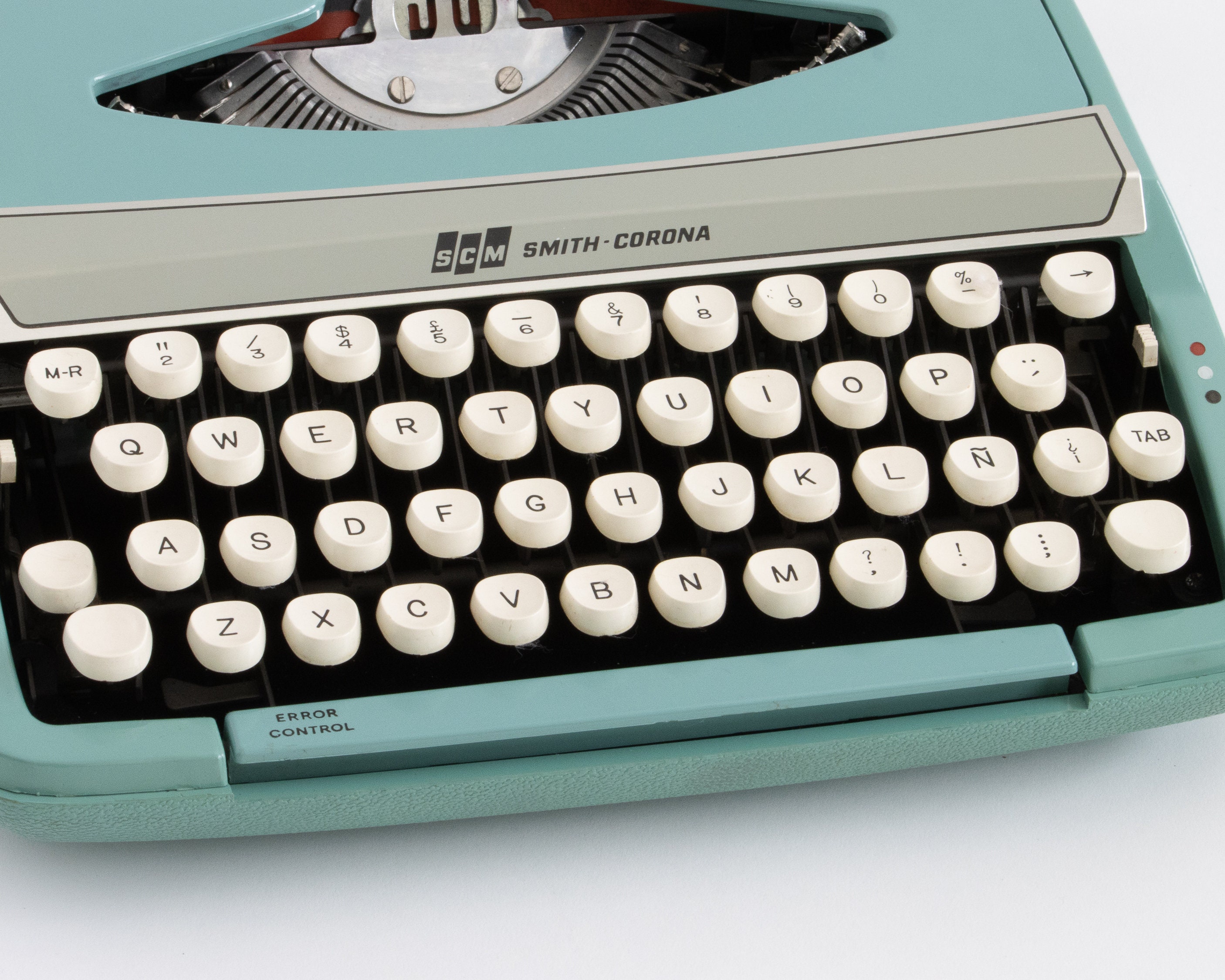 Vintage Typewriter with Spanish Keyboard | Smith-Corona SCM Corsair ...