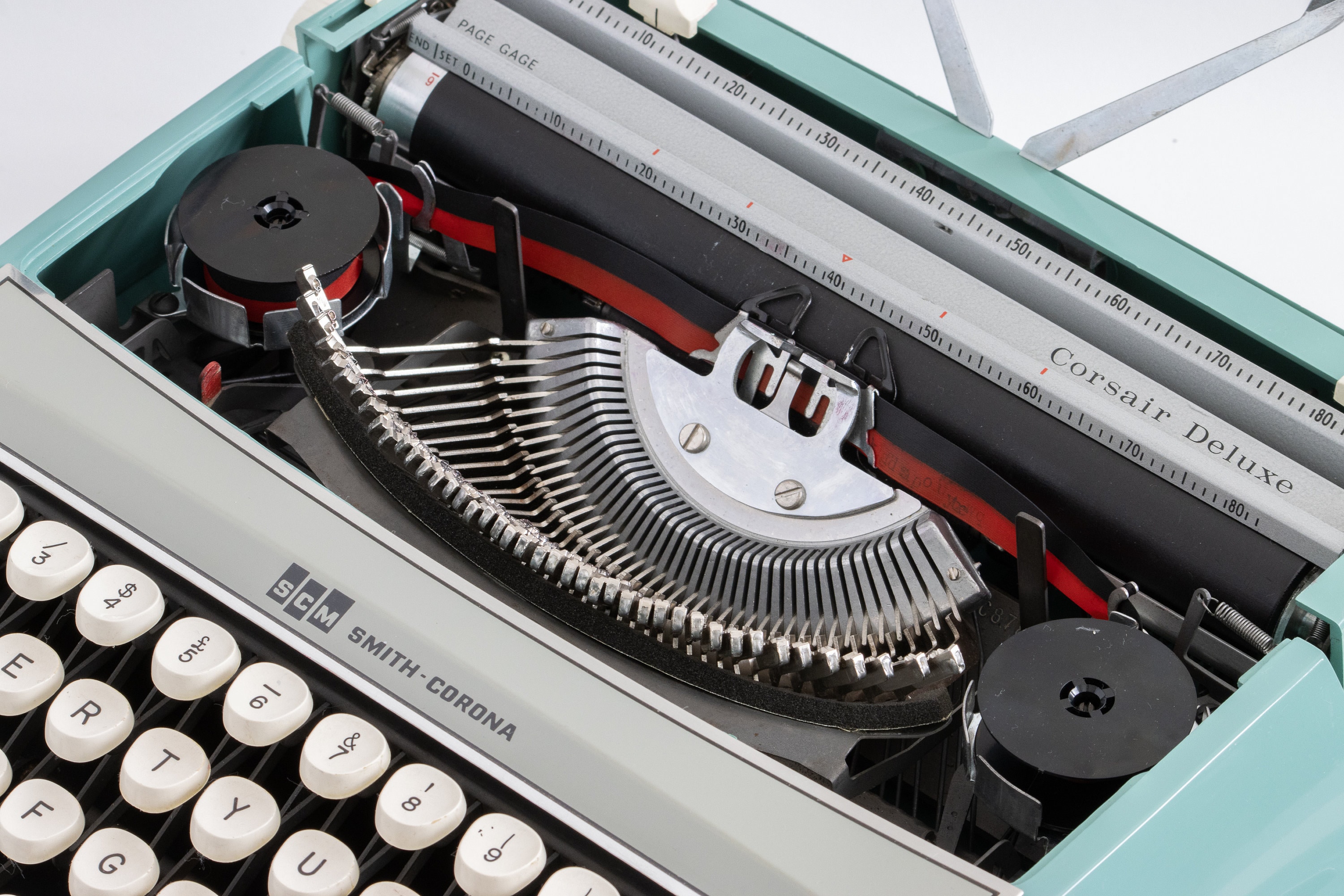 Vintage Typewriter with Spanish Keyboard | Smith-Corona SCM Corsair ...