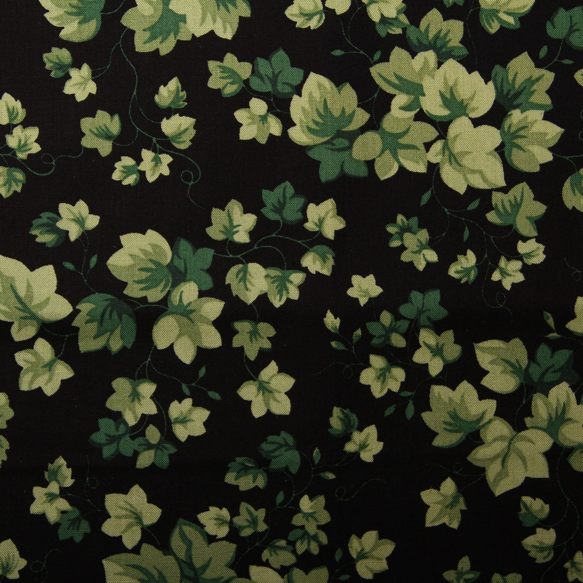 Green Ivy Table Runner Green Ivy Vine on Black Traditional | Etsy