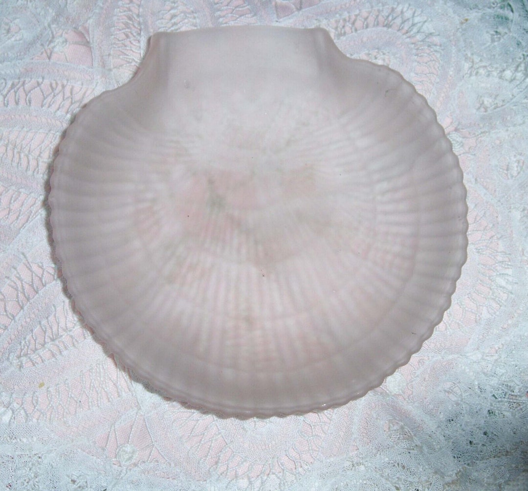 Vintage Scallop Seashell Shaped Glass Dish Nautical Ring Plate Opaque ...