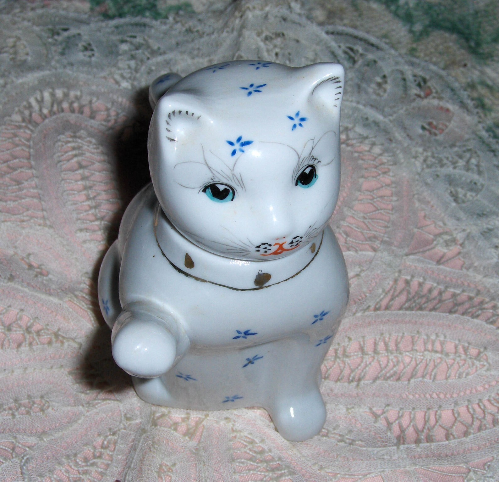 Vintage Porcelain Cat Tea Pot Blue White Kitty Figurine Liquid ...