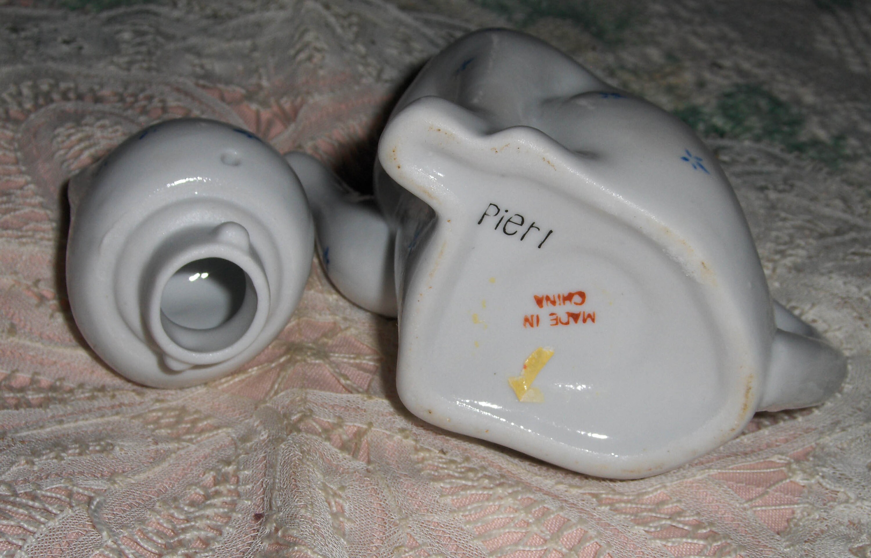 Vintage Porcelain Cat Tea Pot Blue White Kitty Figurine Liquid ...