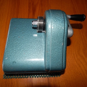 BLISS CUTTER Harry M. Fraser Portable Strip Slitter for Primitive Rug ...