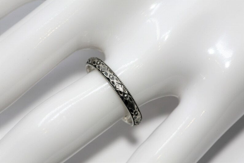925 Sterling Silver Symmetrical Flower Pattern Band - Etsy