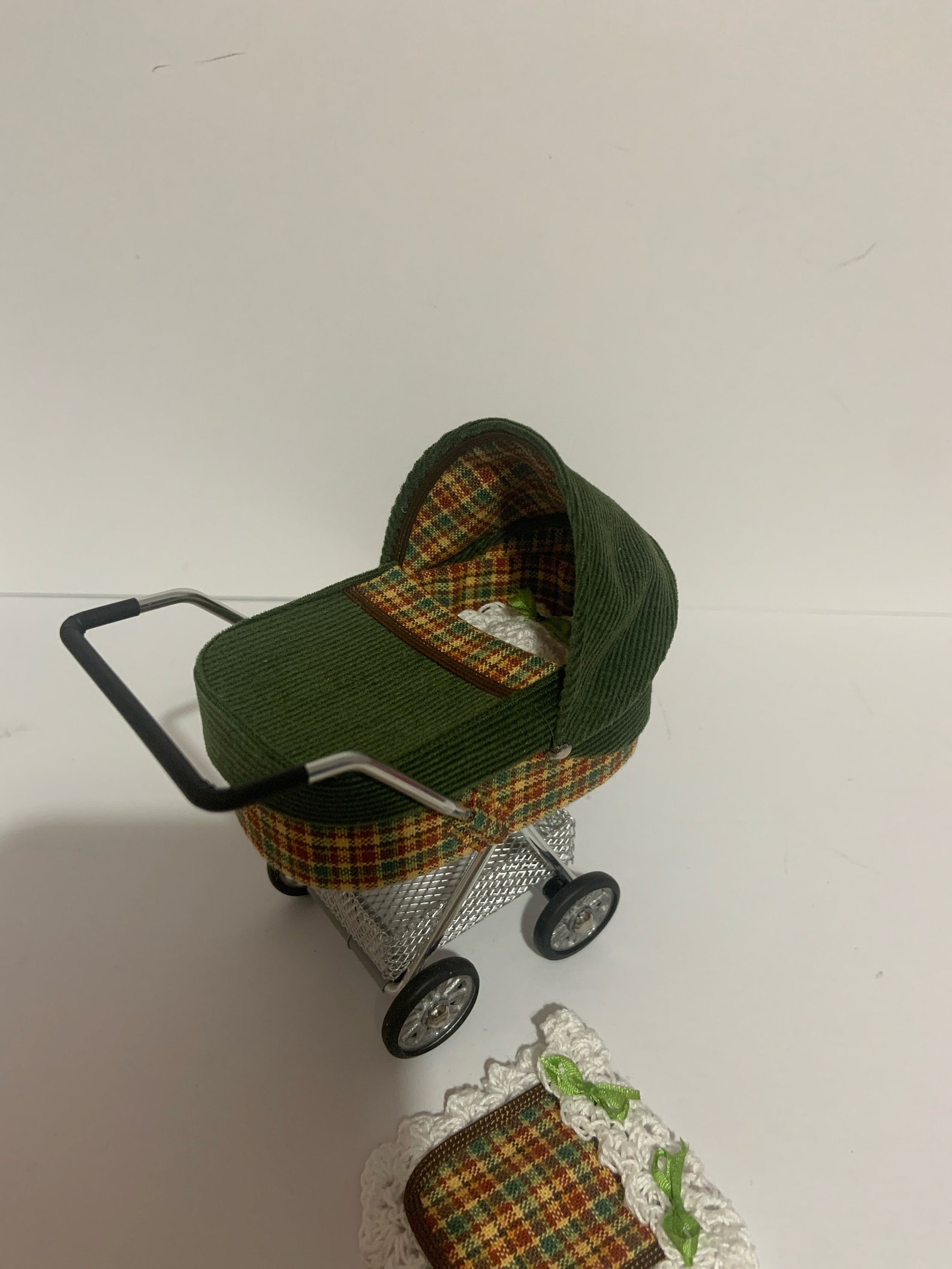 DOLLS HOUSE 1/12th Scale Modern Dolls House Pram/stroller/buggy, Green ...