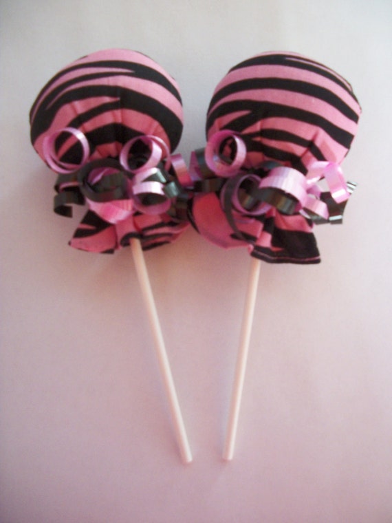 Zebra Striped Lollipops