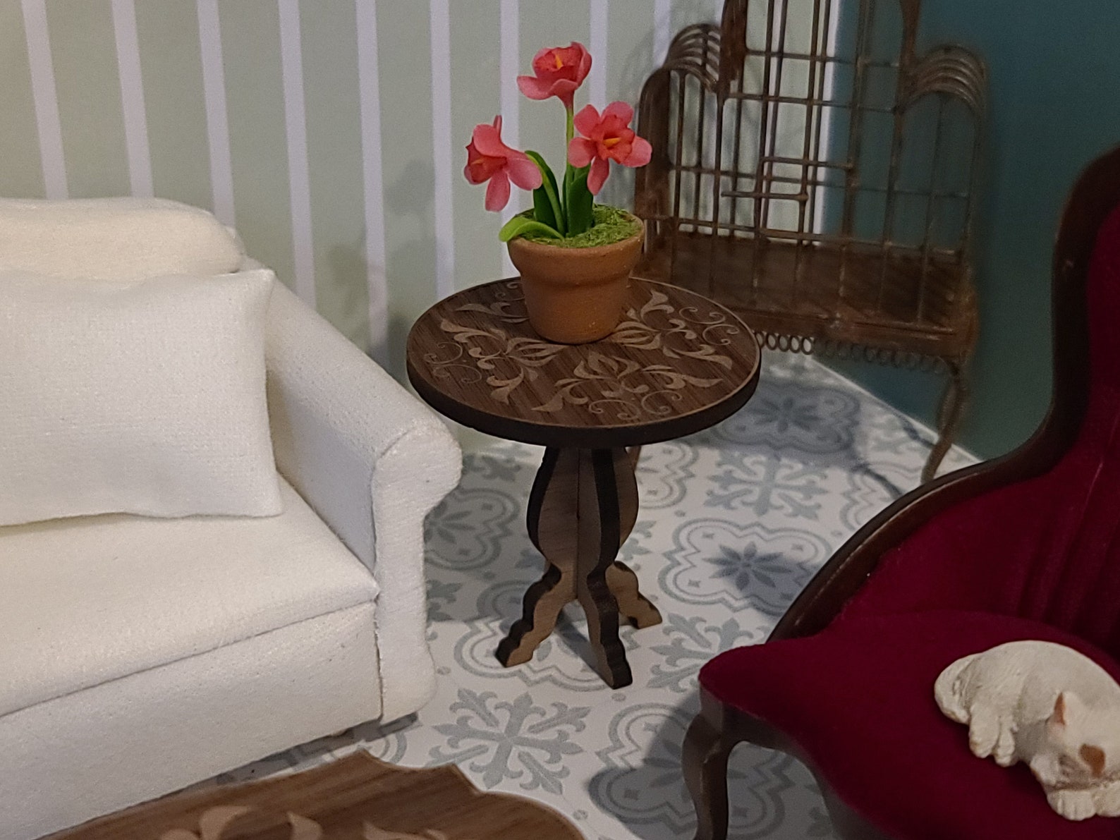 Miniature Round End Table, Dollhouse Furniture, 1:12 Scale Side Table ...