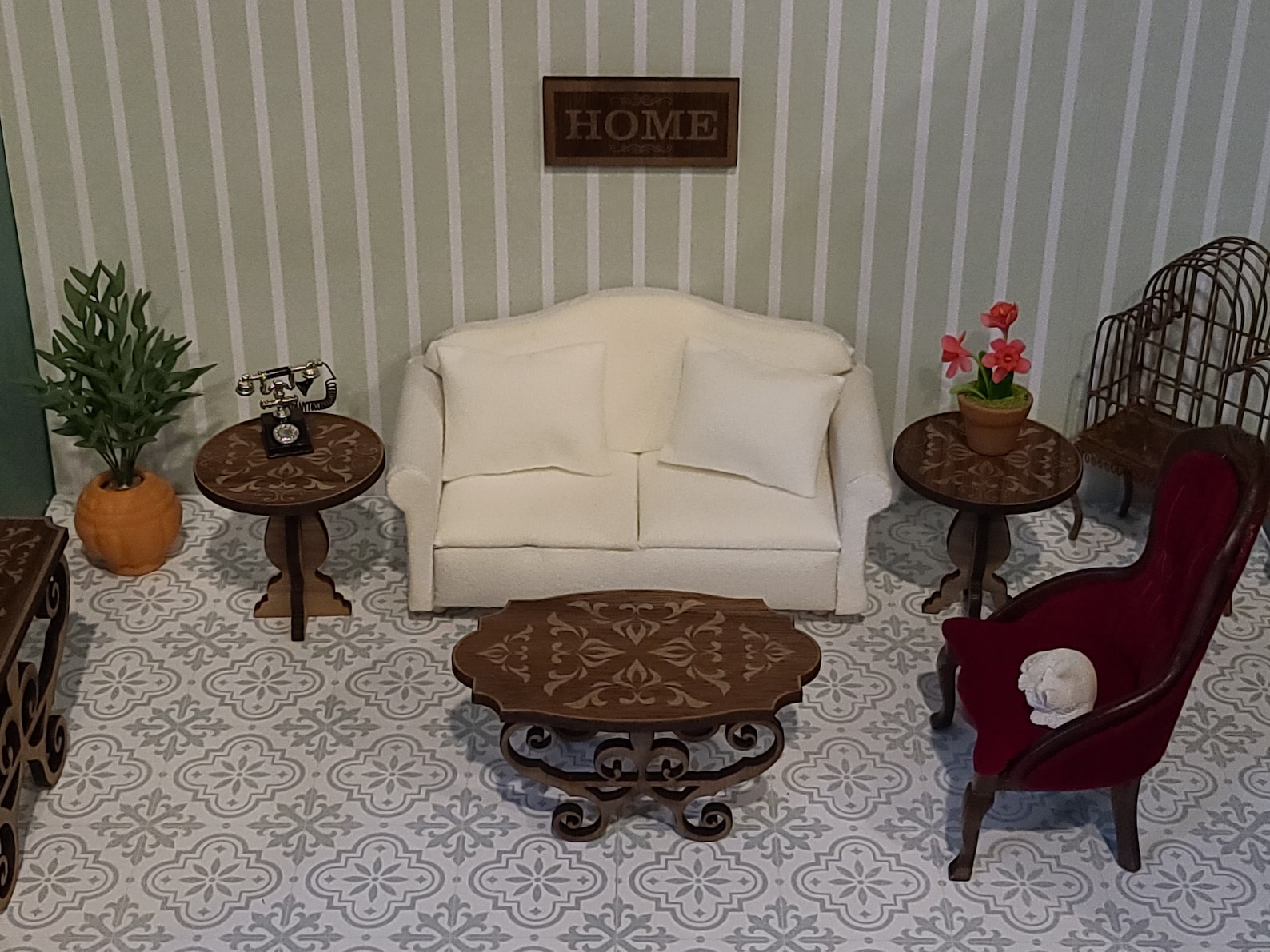 Miniature Round End Table, Dollhouse Furniture, 1:12 Scale Side Table ...