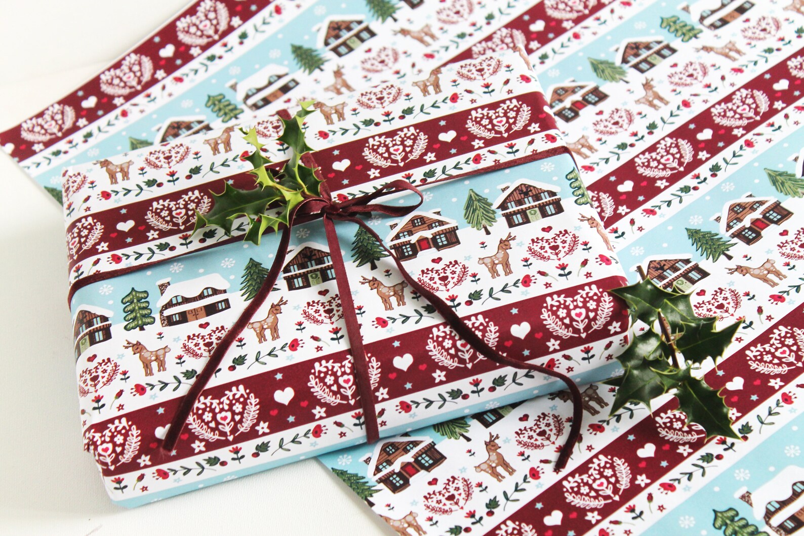 Christmas Reindeer Wrapping Paper With Tag, Scandinavian Woodland Gift ...