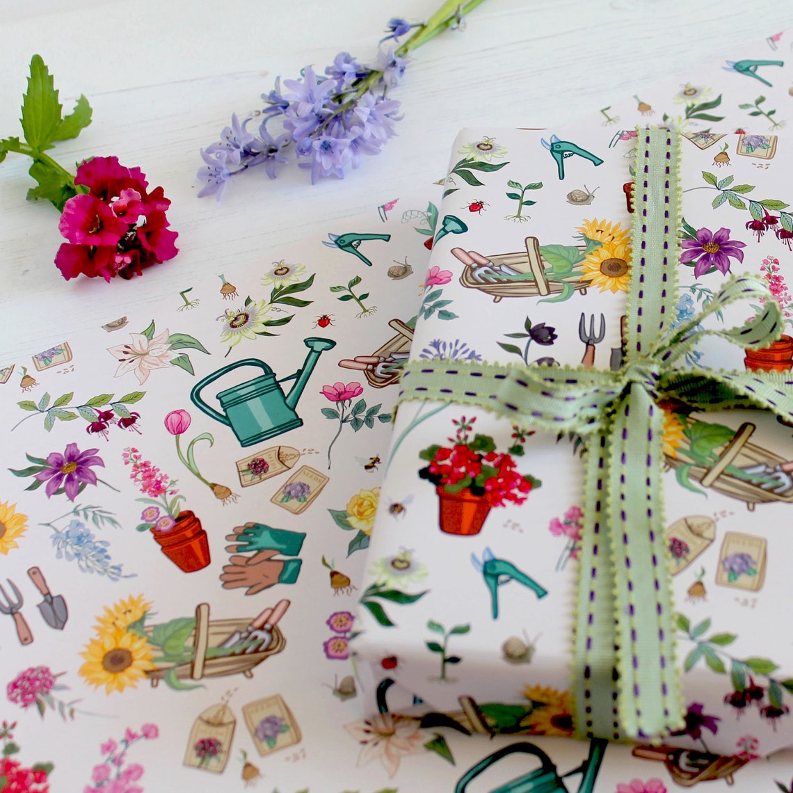Floral Gardening Gift Wrap With Tag of Garden Flowers Wrapping Paper ...