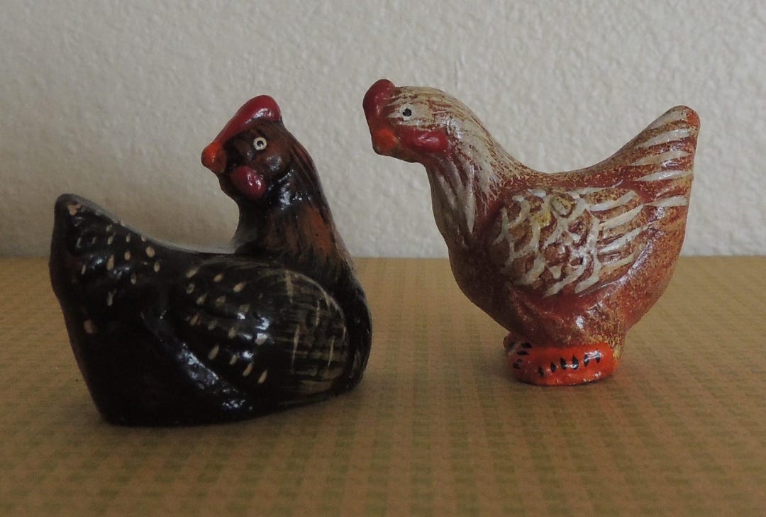 2 POTTERY CHICKENS Vintage Hand-painted Ceramic Chickens 1.25" and 1.75 ...