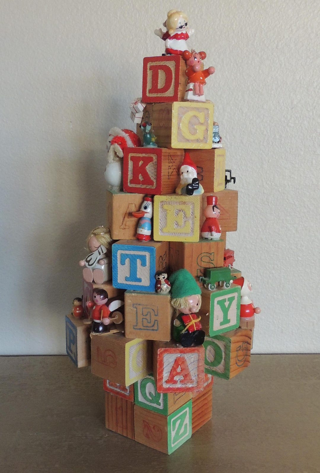 ABC BLOCK TREE Vintage Christmas Tree Hand-crafted With Wooden Alphabet ...