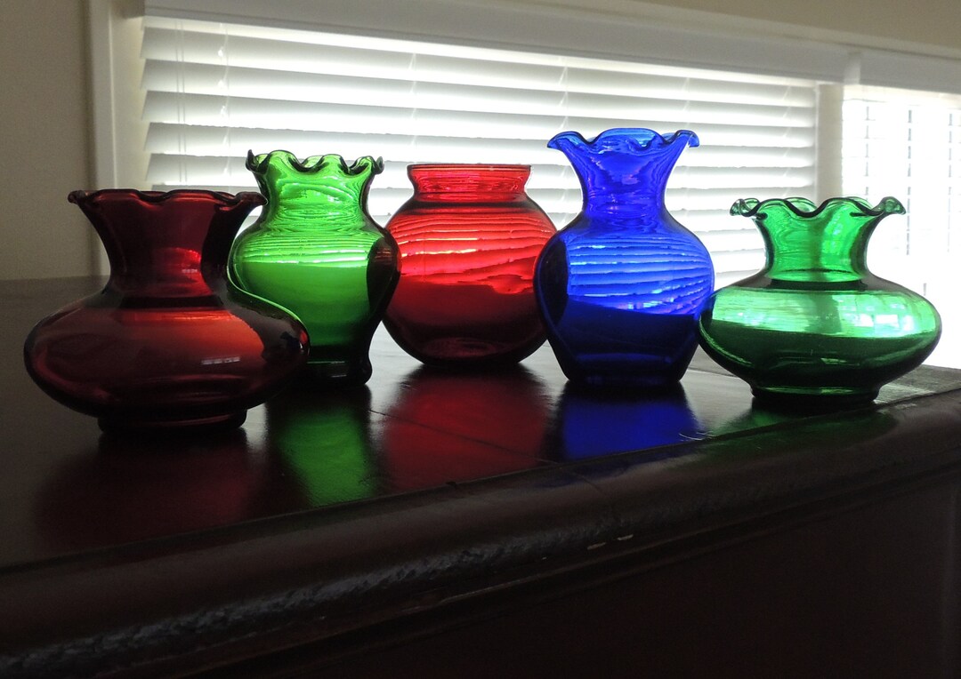 5 GLASS VASES Colorful Vintage Glass Vases 2 Green 2 Red 1 - Etsy