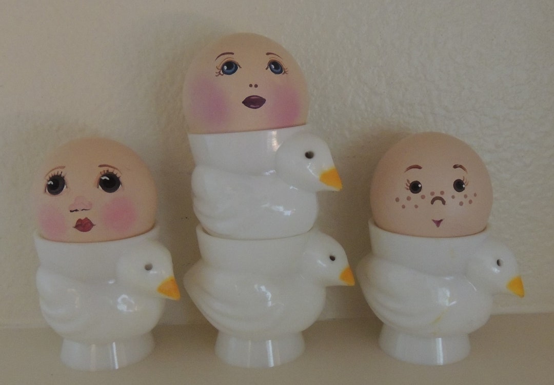 Vtg EGG CUPS Set of FOUR (4) Chick or Duck Plastic Egg Cups Midcentury ...