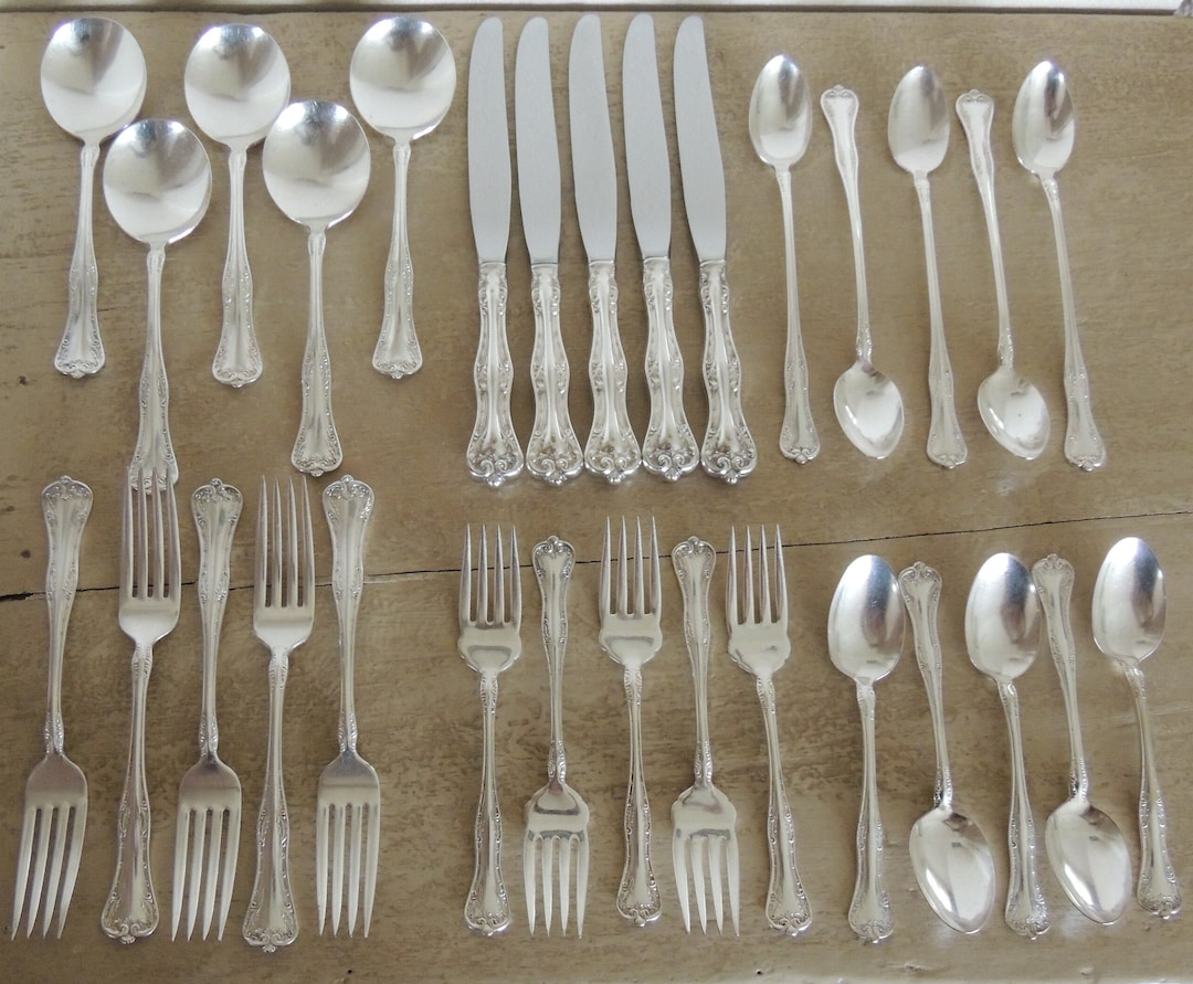 VICTORIAN SILVERPLATE FIVE 6-piece Place Settings 30 Pieces queen ...