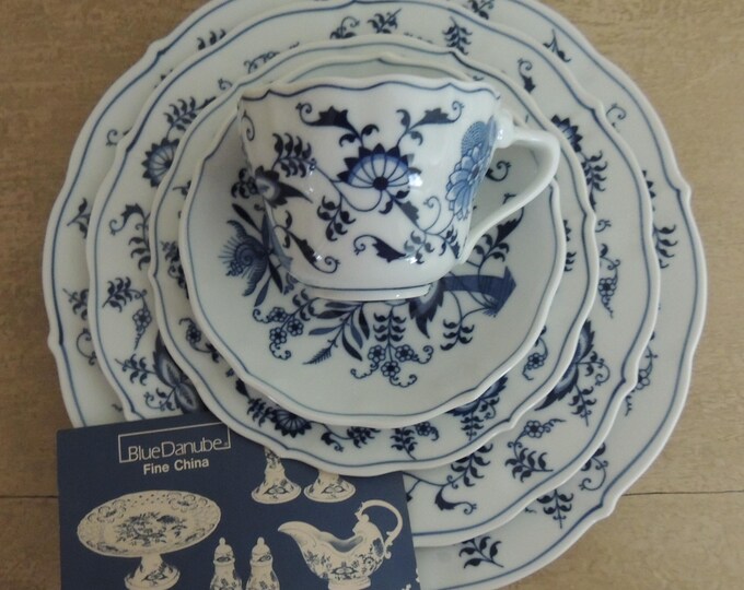 BLUE DANUBE 5-PIECE Place Setting Vintage Blue and White Porcelain Set ...
