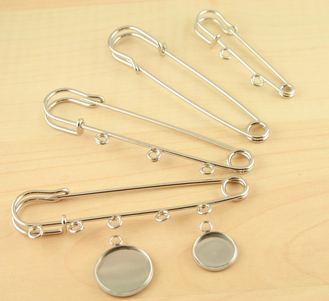 5 Kilt Style Safety Pin Brooch Charm Holder. Wedding Bouquet Photo ...