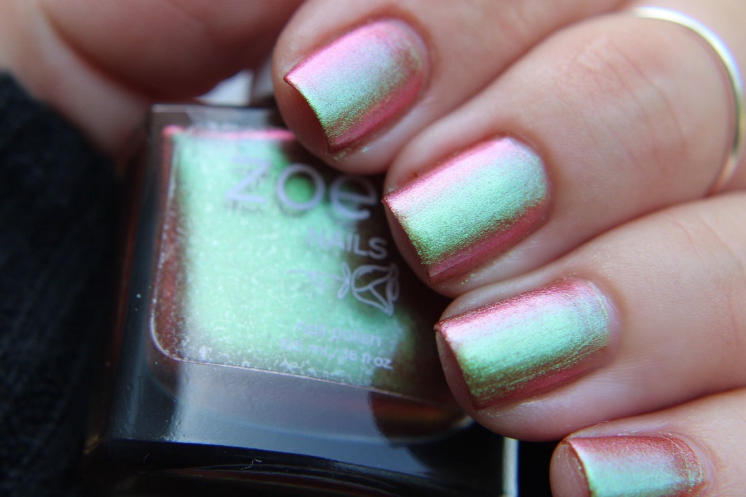 Duochrome Nail Polish, Chrome Green to Mauve Red Shifting Nail Polish ...