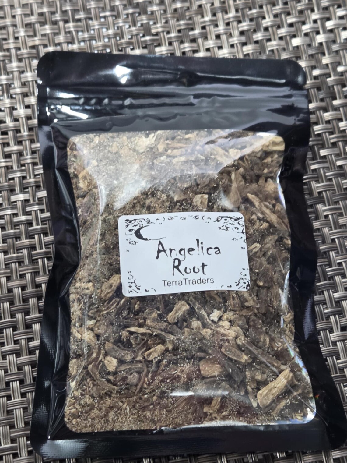 Angelica Root | Wicca | Witchcraft | 1 Oz. - Etsy