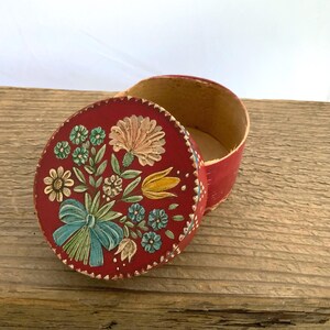 Wallach Volkskunst Red Wooden Band Box Floral Hand Painted Folk Art ...